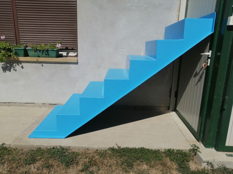 Oglas - Izrada poliester stepenica za bazene - 420 € - Srbija / Titel ...